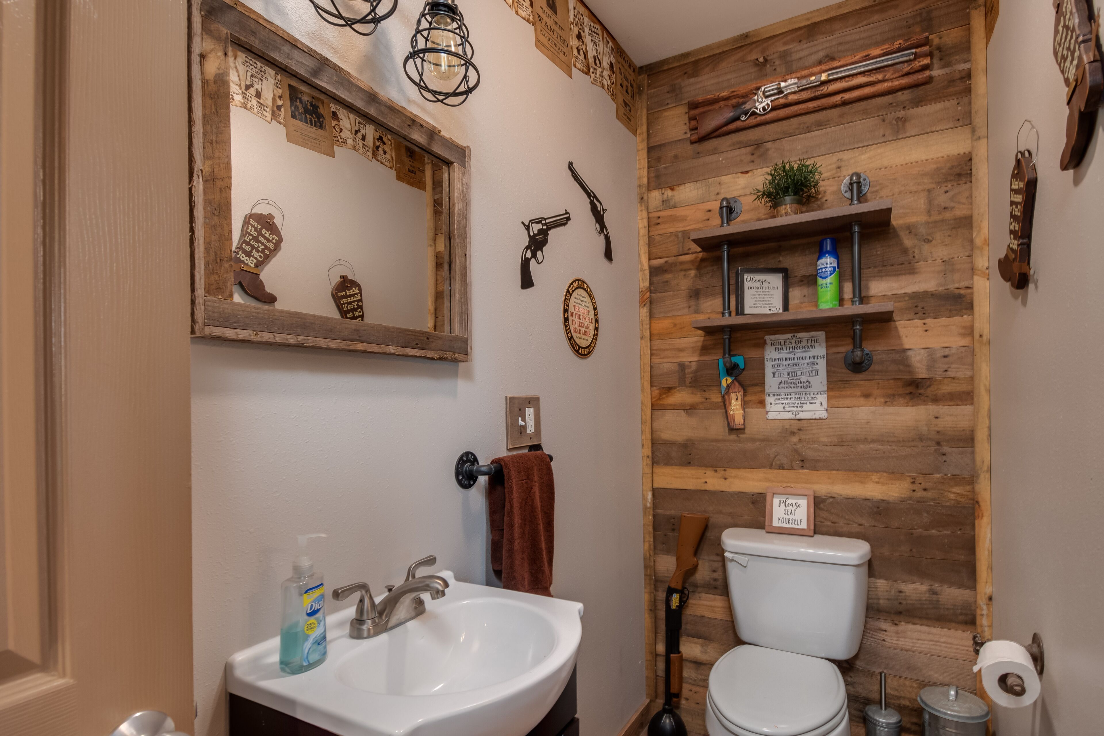 Green Acres Barn Apartment...sleeps 2 Comfortably But Will Sleep 4. - Lochloosa Lake, FL