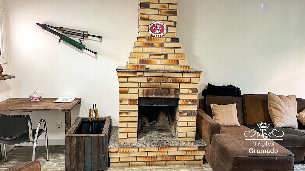 Triplex House With 03 Suites, Cond In Centro Gramado - Gramado