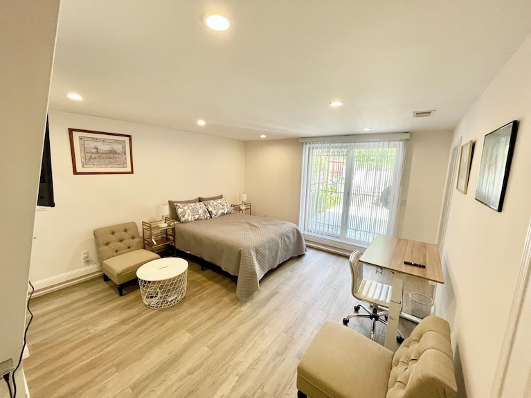 Classic Bright Garden Side Studio In San Francisco Home - Millbrae, CA