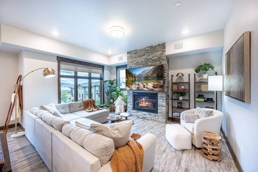 Canyons Resort Designer Ski Condo | Free Ski Shuttle Or Walk To Cabriolet | Hot Tub | Fireplace - スノーバード, UT