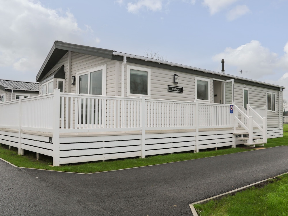 Lodge At Chichester Lakeside - Chichester