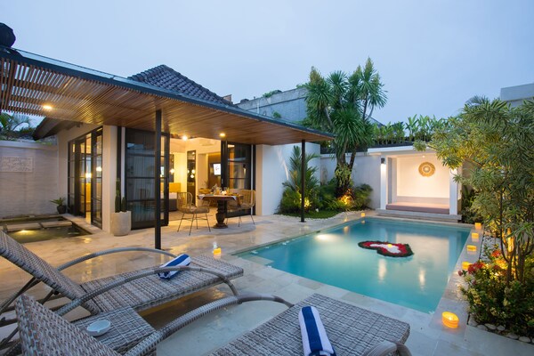The Kons Villa Bali Seminyak - Seminyak
