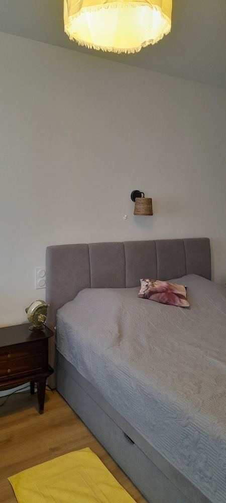 Renovated Furnished Apartment Close To The Beach. Serves 4. - Guilvinec