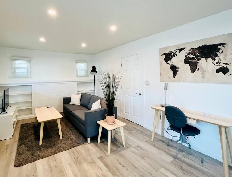 1br Redondo Home By Just Bring Your Toothbrush - Redondo Beach, CA