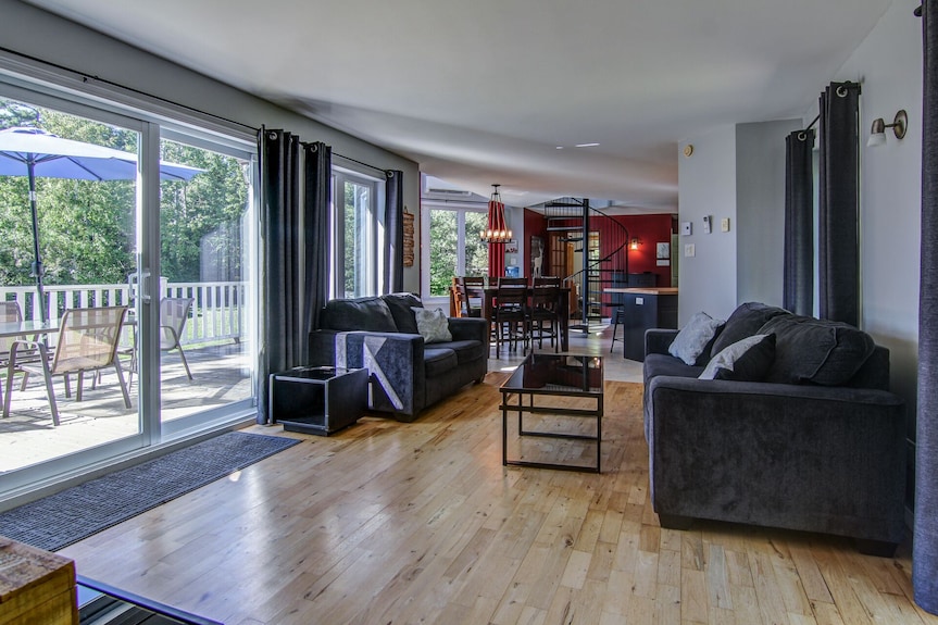 Chalet Spa/kayaks/beach/terrace On The Water #270082 - Quebec