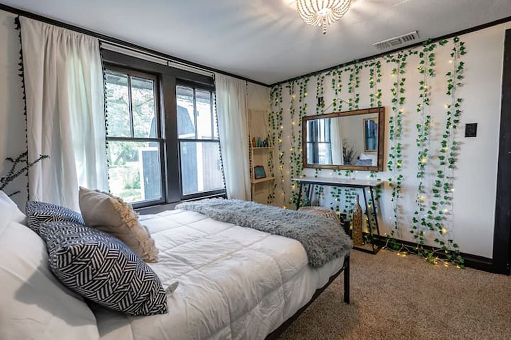 Walking Distance To Downtown! Railroad House Os! - Ocean Springs, MS