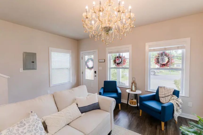 Stylish Downtown Home: Steps Away From All Downtown Hotspots - Gulf Breeze, FL