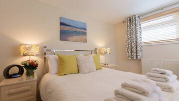 3 quartos, com decoração personalizada, com mobília individualizada