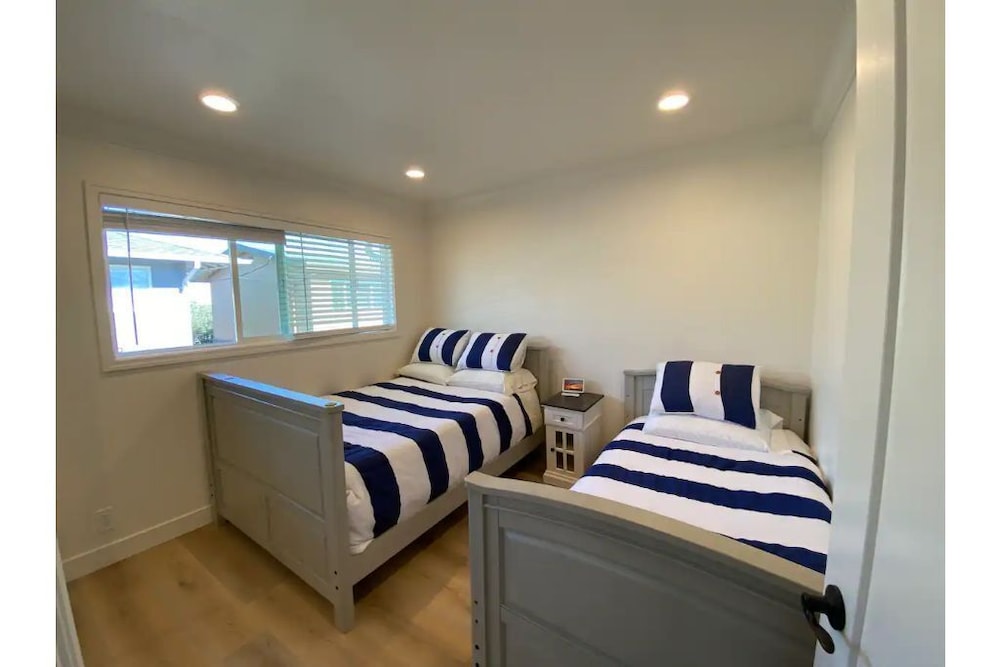 Ocean/beach Front 🐳🐬W/ Panoramic Oceanviews🌅🪂 - Pacifica, CA