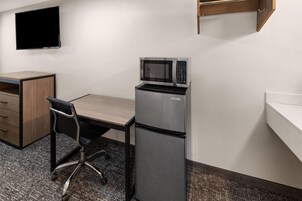 Quarto, 1 cama king-size, não fumadores | Wi-fi grátis, roupa de cama fornecida 