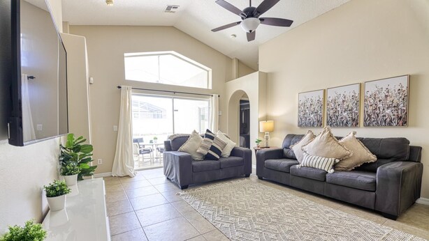 Casa, várias camas (Maya's Indian Creek Vacation Home) | Sala