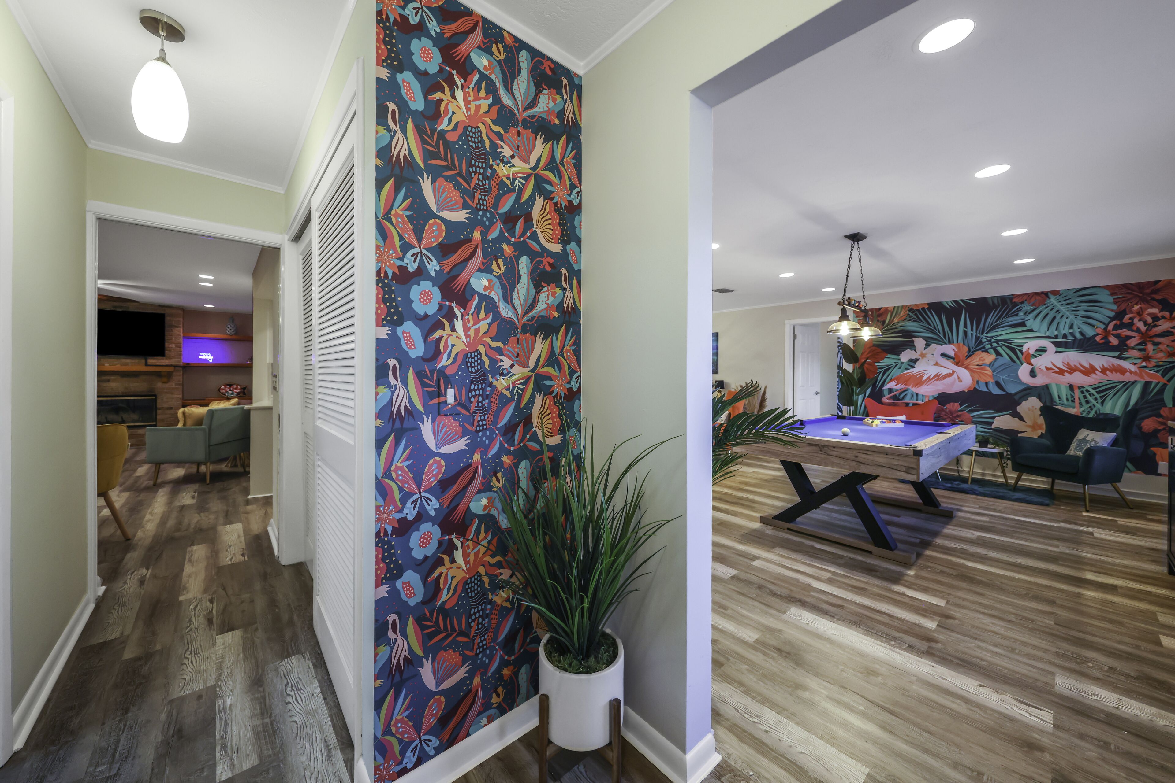 Tropical 5br Pool Beach House - 5min From Beaches! - Madeira Beach, FL