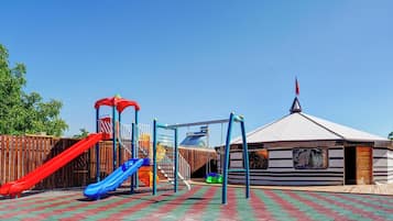 Área de recreio para crianças (ao ar livre)