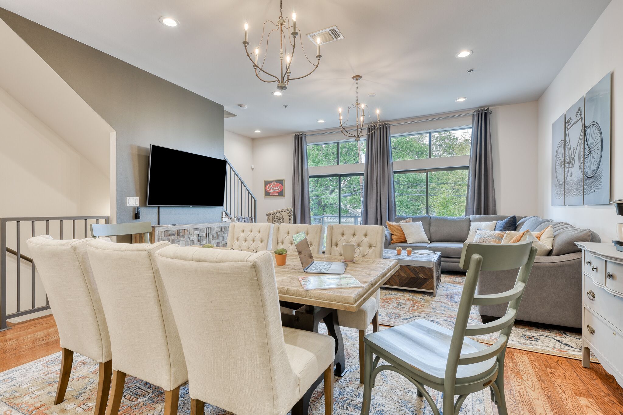 Urban Modern Pearl Group Rental - Sleeps 20 - San Antonio, TX