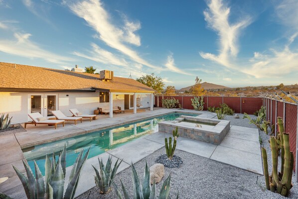 Moroccan Oasis/3br + Yoga/ Sound Bath Room + Pool/Spa, close to ...