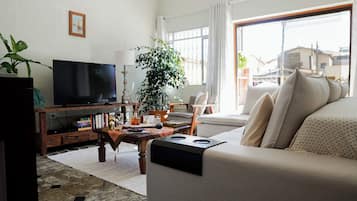 Televisor de ecrã plano de 32 polegadas com canais por cabo, televisor