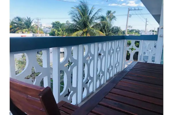 South Beach ! Free Parking & Balcony Walk2beach - Miami Beach, FL