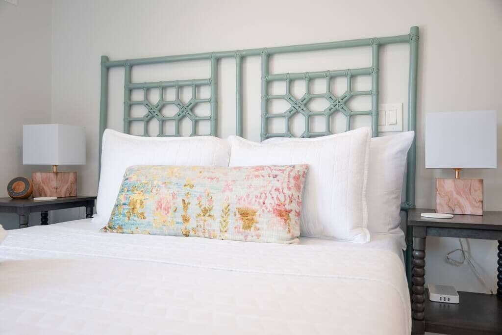 Stylish Studio Steps From The Sand! - Jacksonville Beach, FL