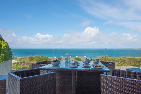 Halcyon Cove - St Ives