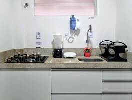 Apartamento | Cozinha privada | Micro-ondas, cafeteira/chaleira, liquidificador