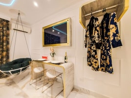 Quarto casal superluxo, 1 cama King | Escrivaninha, Wi-Fi de cortesia