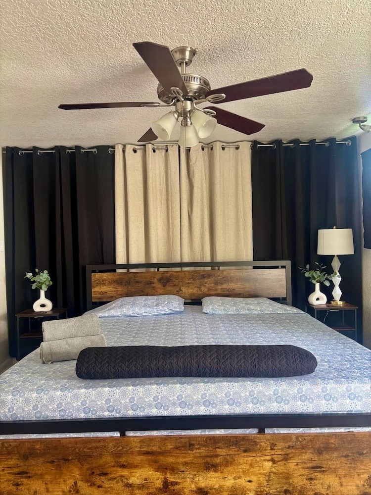 Studio At Family Home Recently Remodeled, Free Wifi ,And Live Tv - New Port Richey, FL