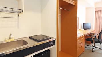 Quarto Individual Superior, não fumadores, kitchenette | Cozinha privada | Minifrigorífico, uma chaleira elétrica