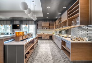 Pequeno-almoço tipo buffet diário incluído 