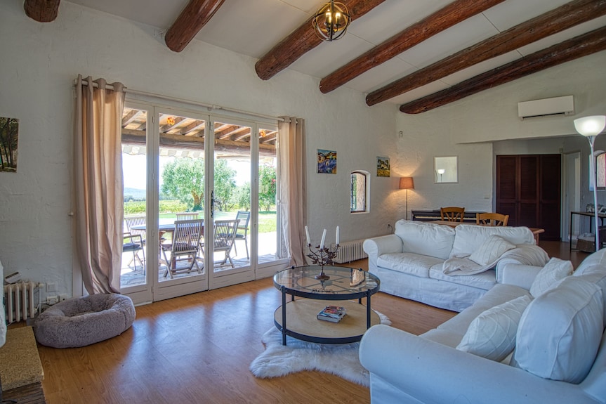 Villa Avec Terrain De Tennis Privé Et Piscine - Cucuron