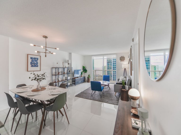 Gorgeous Apartment In The Heart Of Brickell - Miami