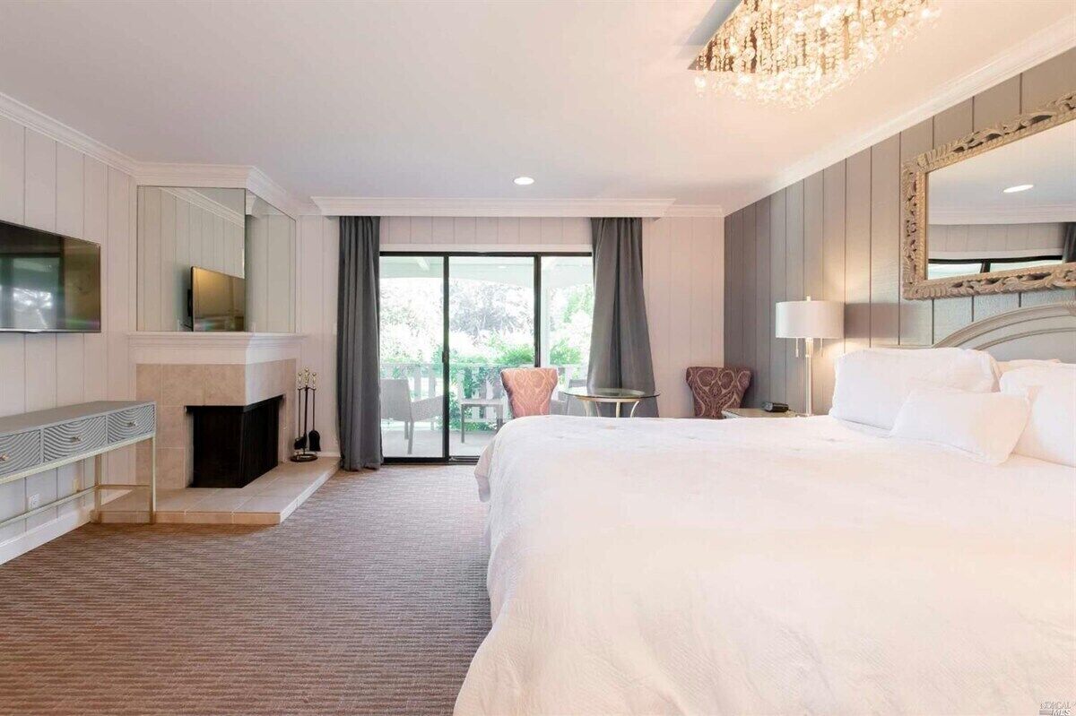 1 Bed 1 Bath Silverado Resort Experience Jr. Suite Condo - Yountville, CA