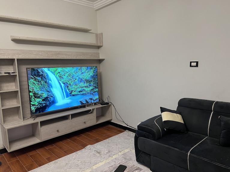 Its Brand New House Had A Janlater And No Worries About Watering - アジス・アベバ