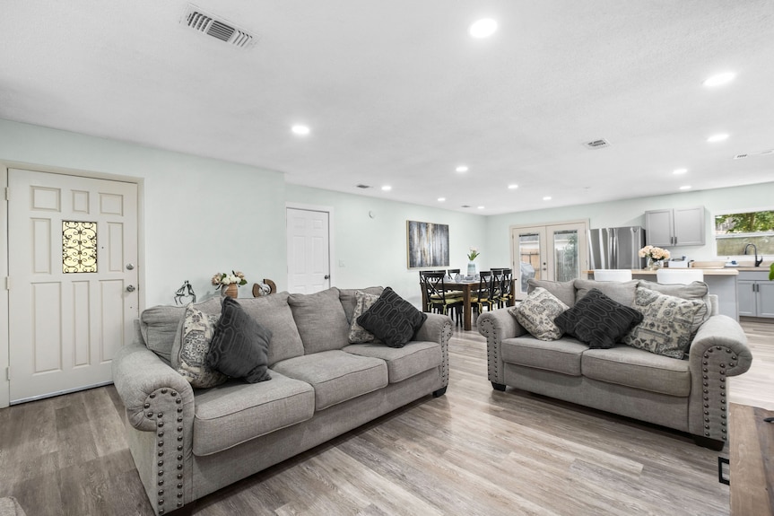 Spacious Charming Renovated Home Near Uf And Sf - Gainesville, FL