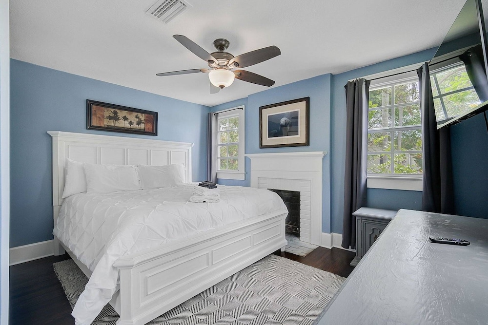 Flash Deal:15% Off 3+ Nights July And August Only! - Longboat Key, FL
