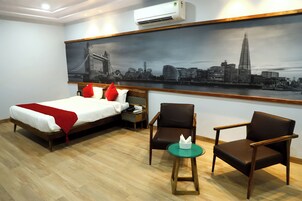 Quarto de Luxo | 1 quarto, secretária, cortinas/cortinados opacos, quartos insonorizados 