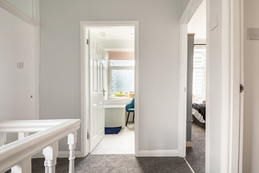 Cosy 3-bed Home In Bridgend Market Town. Great For Shopping Trips, Family Weekends & Work Stays. - Bridgend