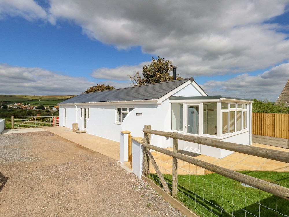 Cliff Barn - Burton Bradstock