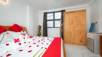 Quarto casal superluxo, piscina particular | Camas com colchões pillow-top, quartos à prova de som, Wi-Fi de cortesia