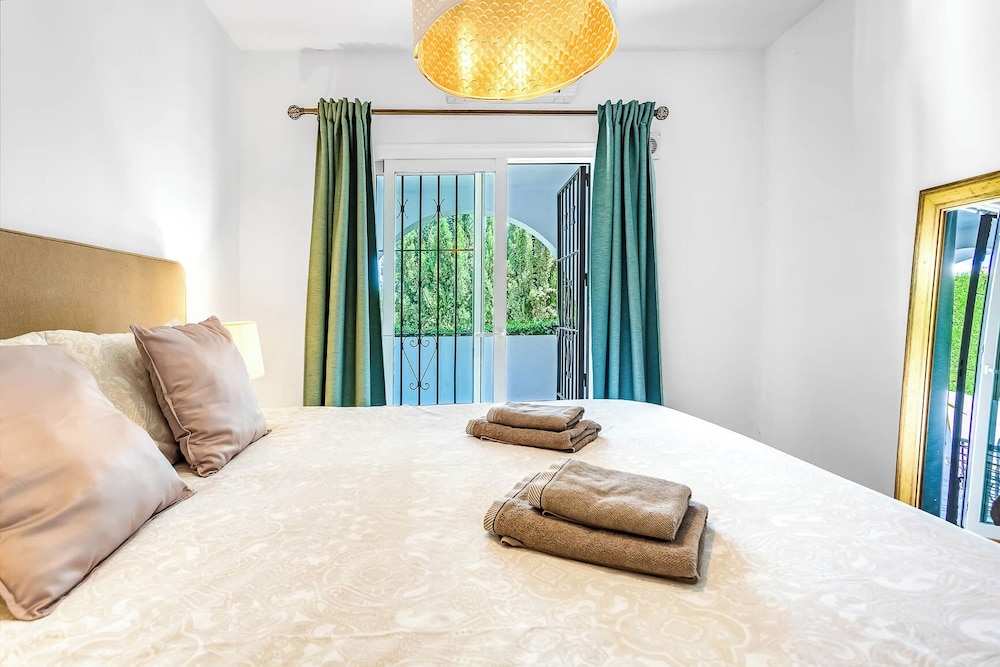 Villa 'Ophelia' Con Vista Mare, Piscina Riscaldata E Wi-fi - Fuengirola
