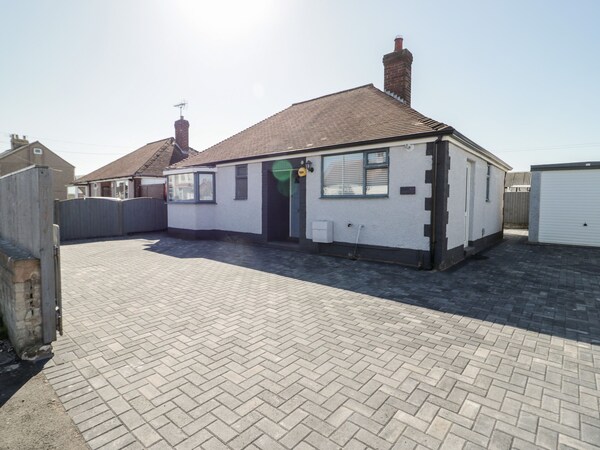 Seaside Retreat - Prestatyn