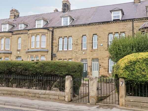 Heanor House - Leyburn