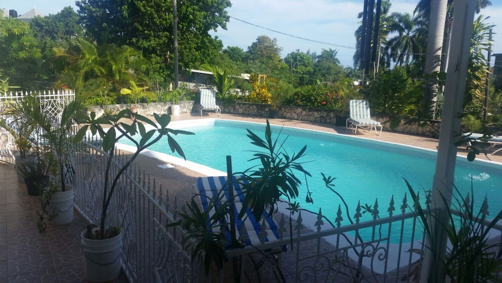 Holiday House Second Floor Ste - Montego Bay