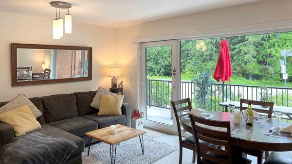 Al's Escape By Revelstoke Vacations - Revelstoke