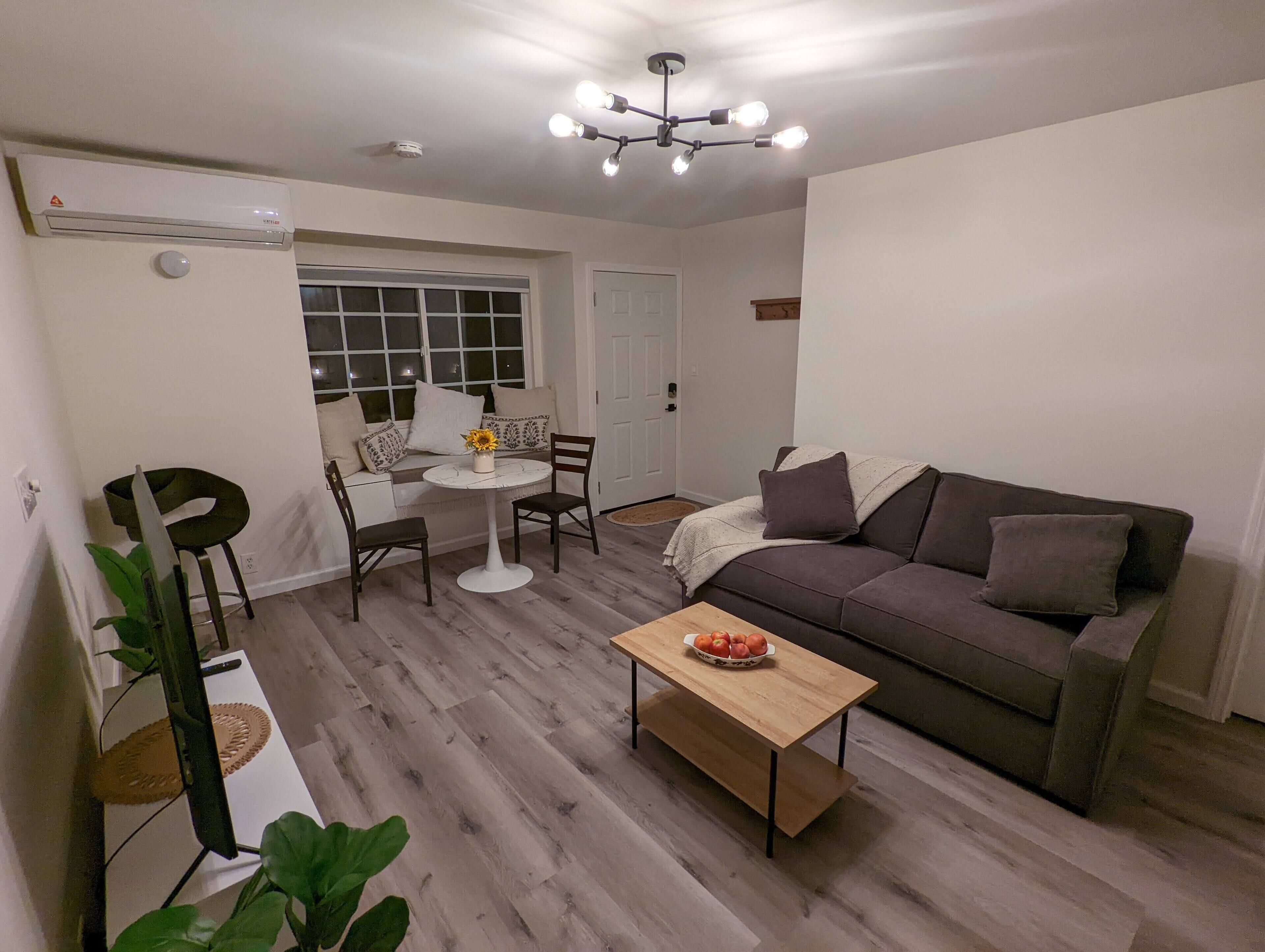 Cozy / Modern Guest Suite + Private Backyard In La - Los Angeles, CA