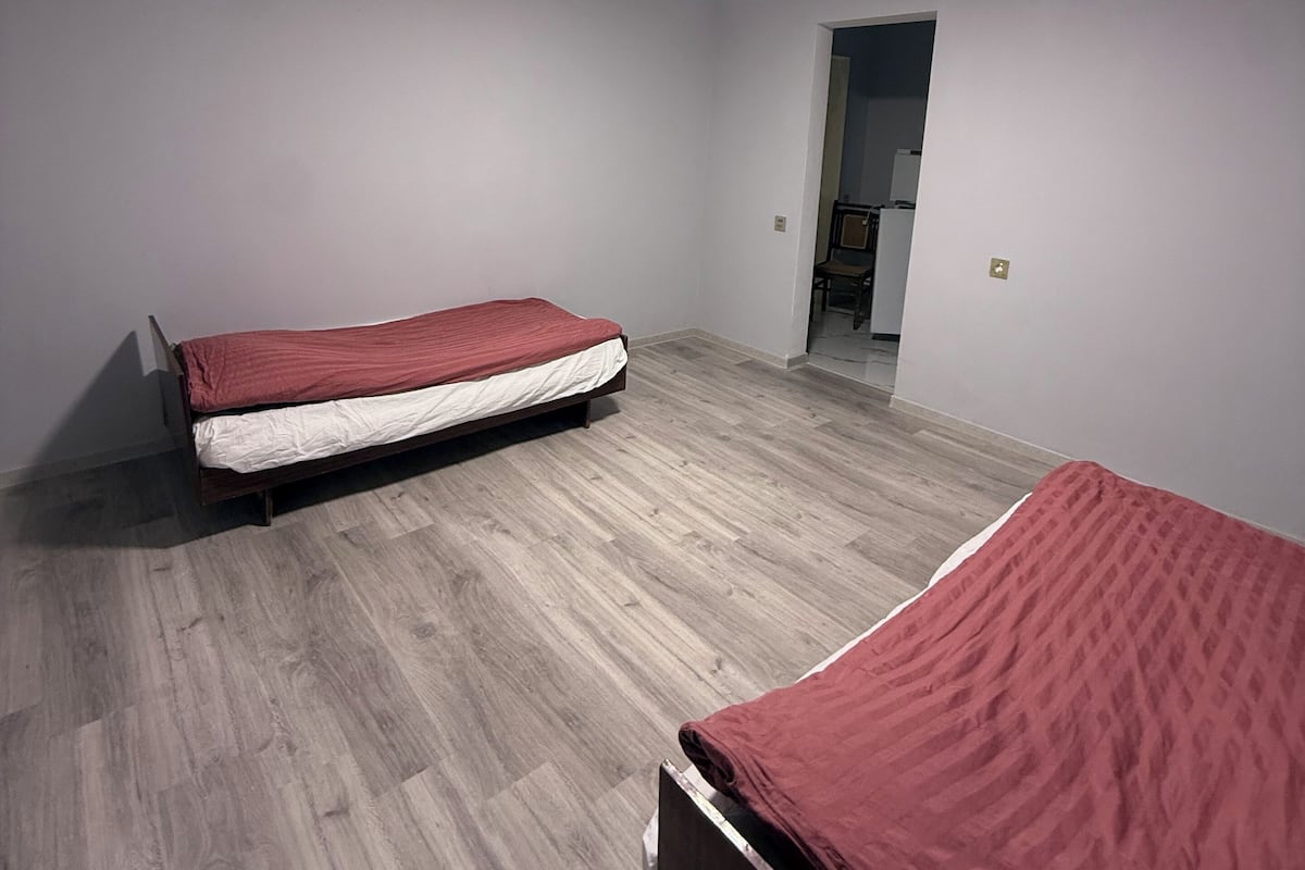 Secretária adequada para computadores portáteis, ferro/tábua de engomar