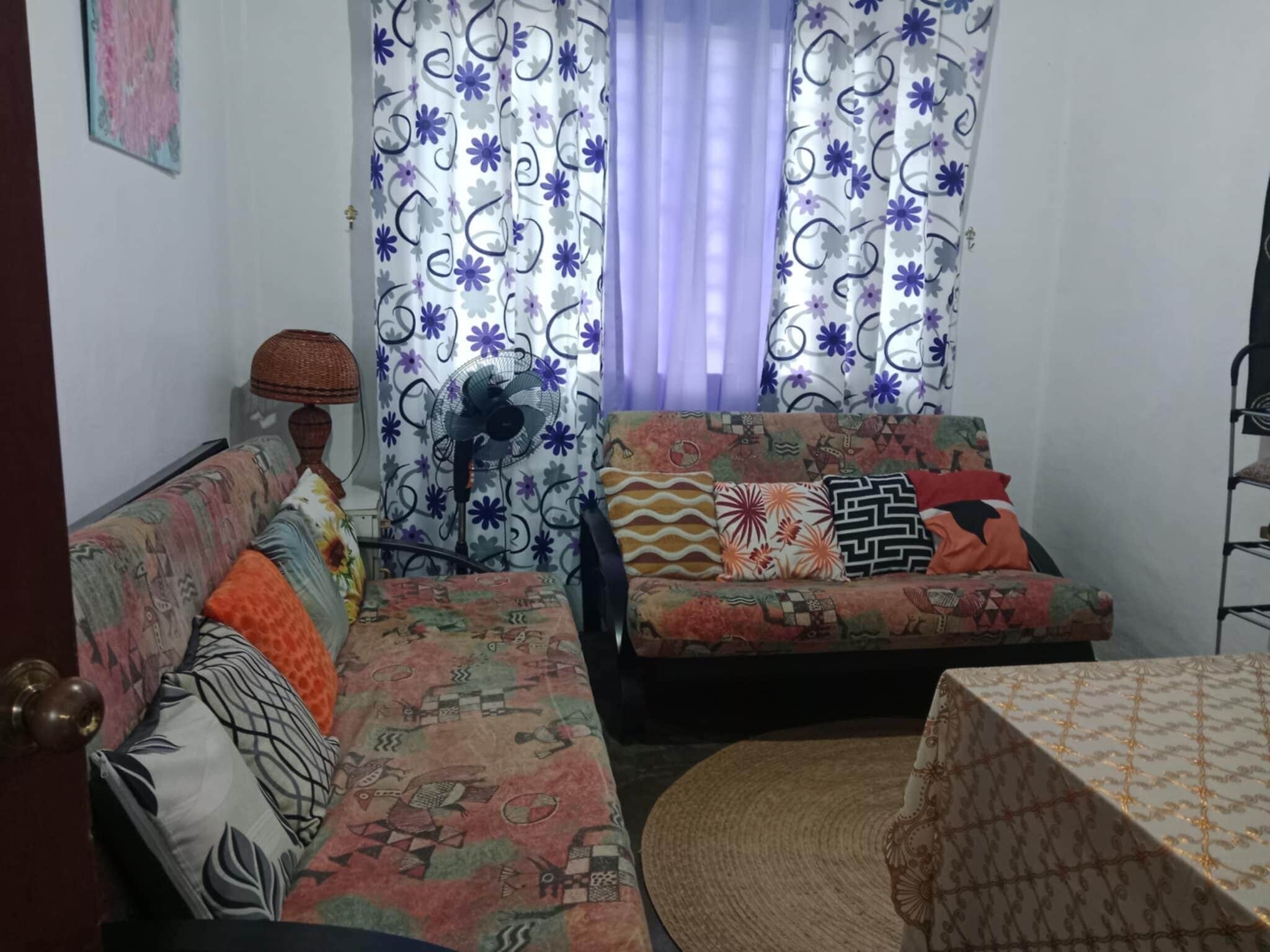 Charming Spanish Bungalow W/ 2 Bedrooms And Full Bathroom. - Santa Maria