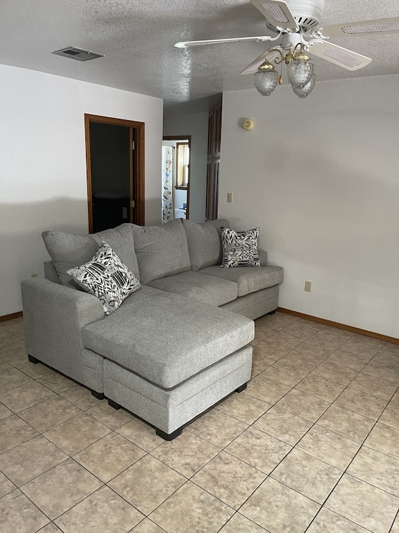 One Half Mile From Highway 70 To El Paso, Albuquerque And White Sands - ラスクルーセス, NM