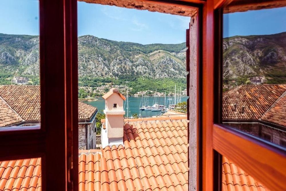 Antique And Lush Building From 13th Of Centuries - Kotor
