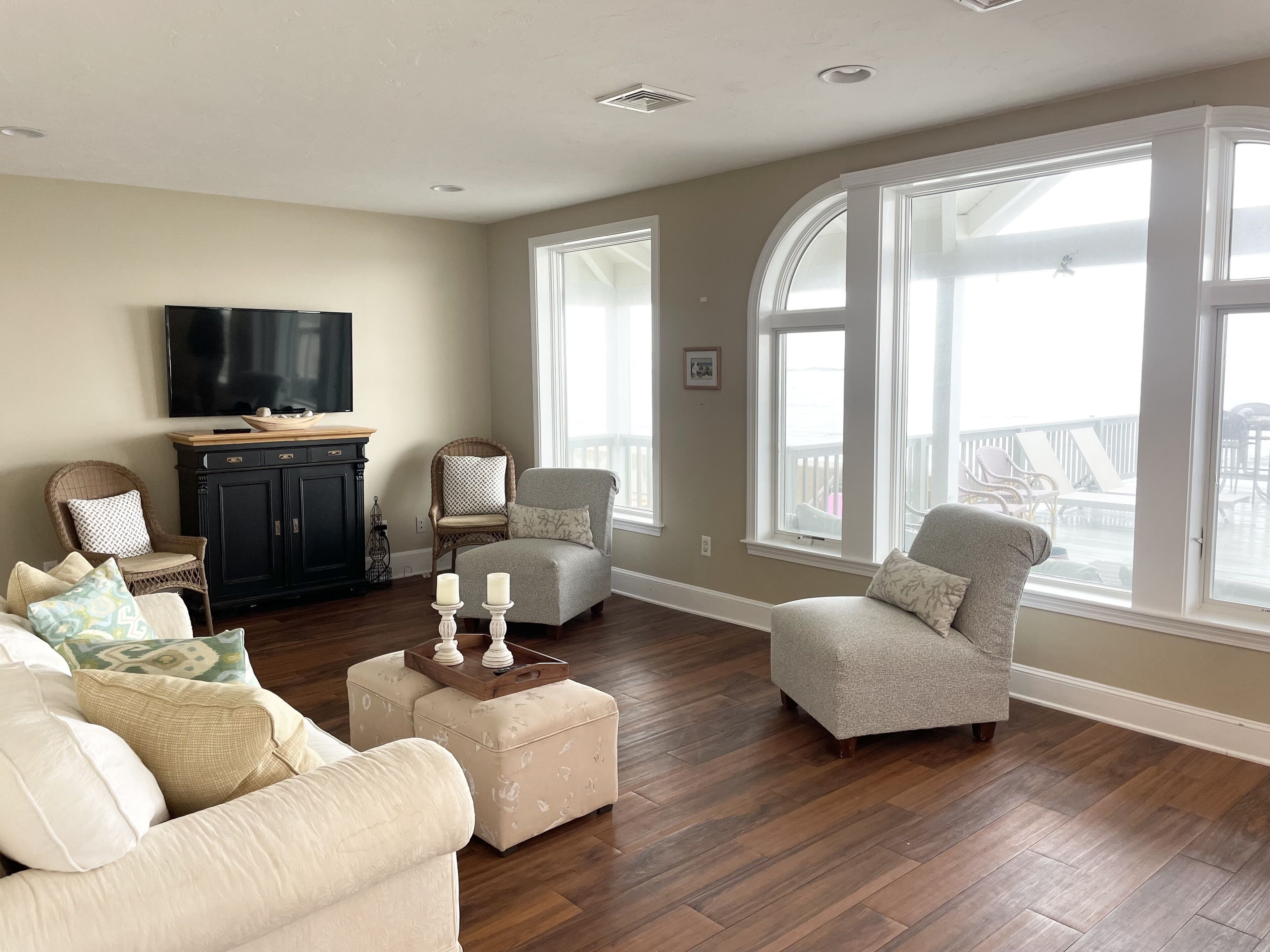 Beautiful Beach Front Home - Scituate, MA