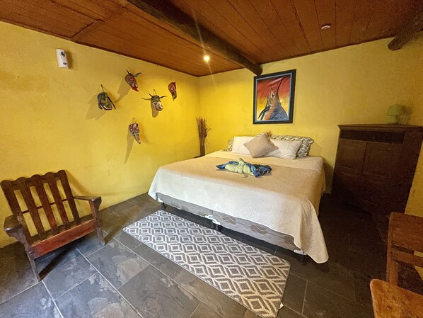 Quarto Clássico | Wi-fi grátis, roupa de cama fornecida 